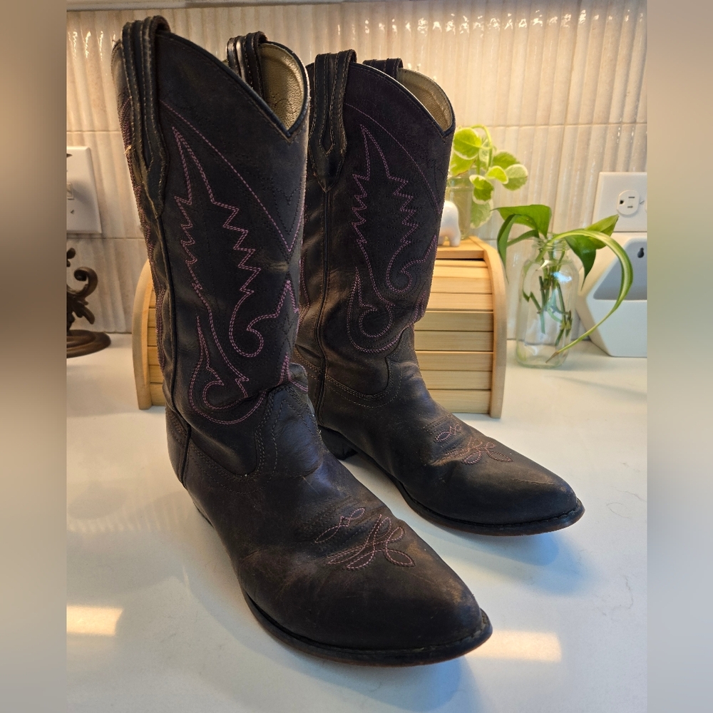 Cowboy Boots With Purple Stitching - Gem